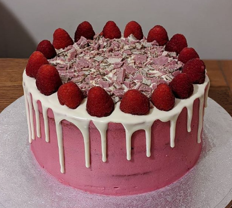 Raspberry Ripple Gin Cake - Solway Spirits